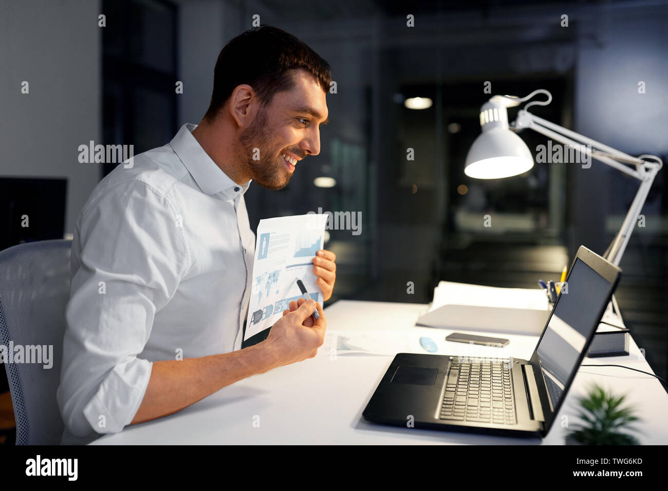 Video chart hi-res stock photography and images - Alamy