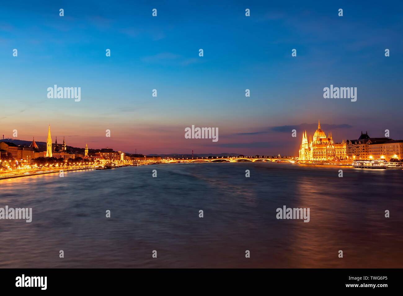 Budapest night aerial hi-res stock photography and images - Alamy