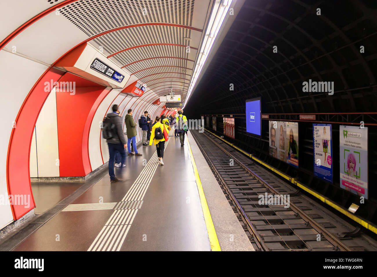 Wiener linien hi-res stock photography and images - Alamy