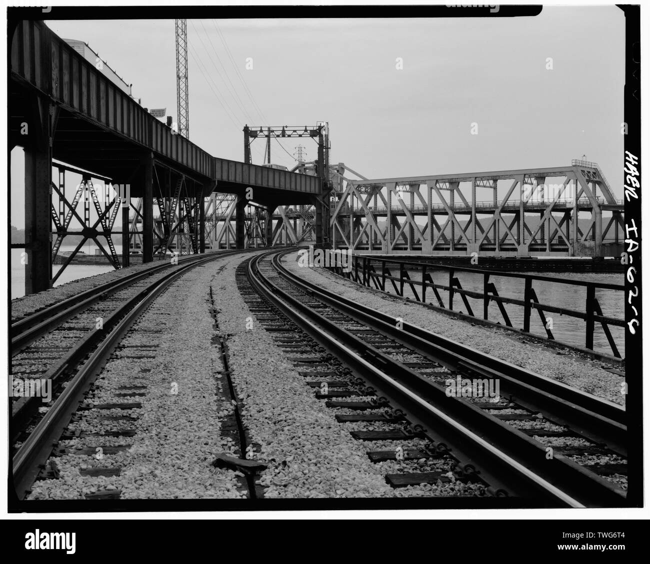 RAILROAD APPROACH FROM WEST - Fort Madison Bridge, Spanning Mississippi ...