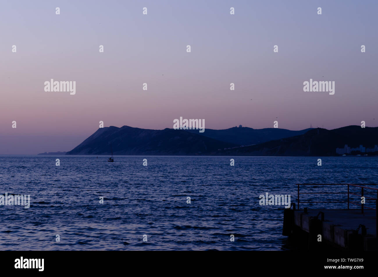 Dramatic blurred sunset landscape background. Beautiful blazing sunset ...