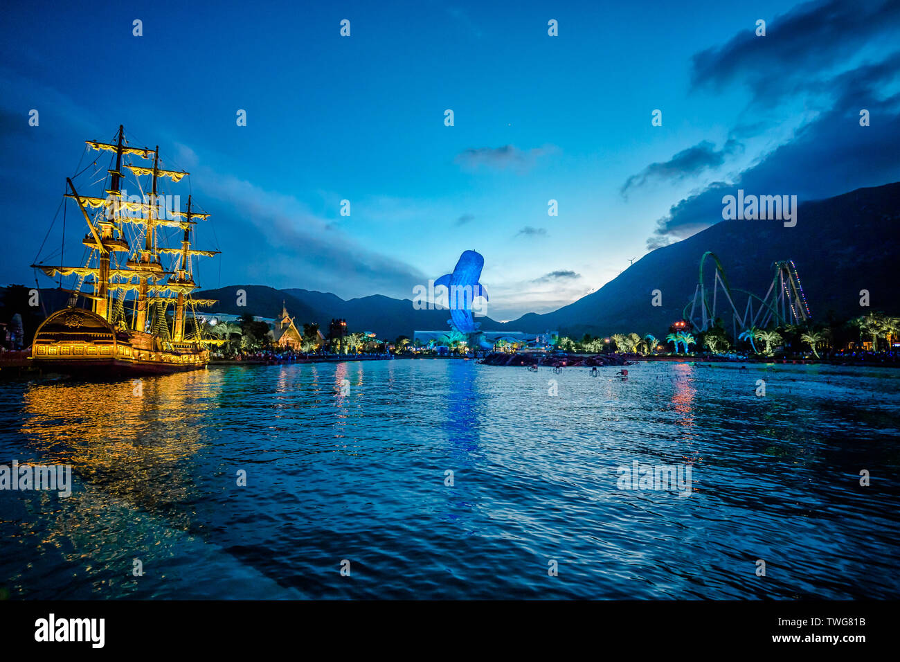 In addition to the eye-opening ocean world, there is also an exciting ...