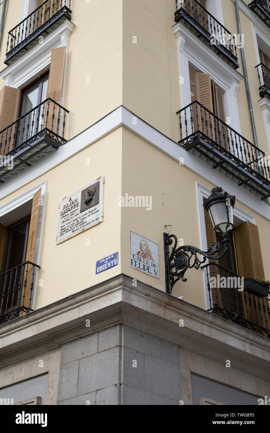 Street signs madrid hi-res stock photography and images - Alamy