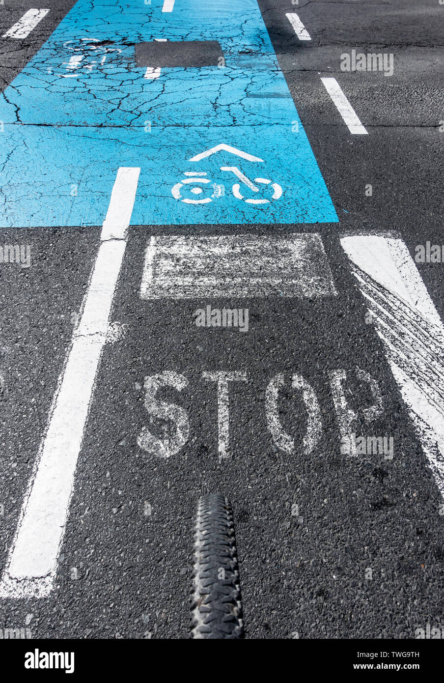 Cycle lane, bike lane road markings. Cycle path, Bike path Stock Photo ...