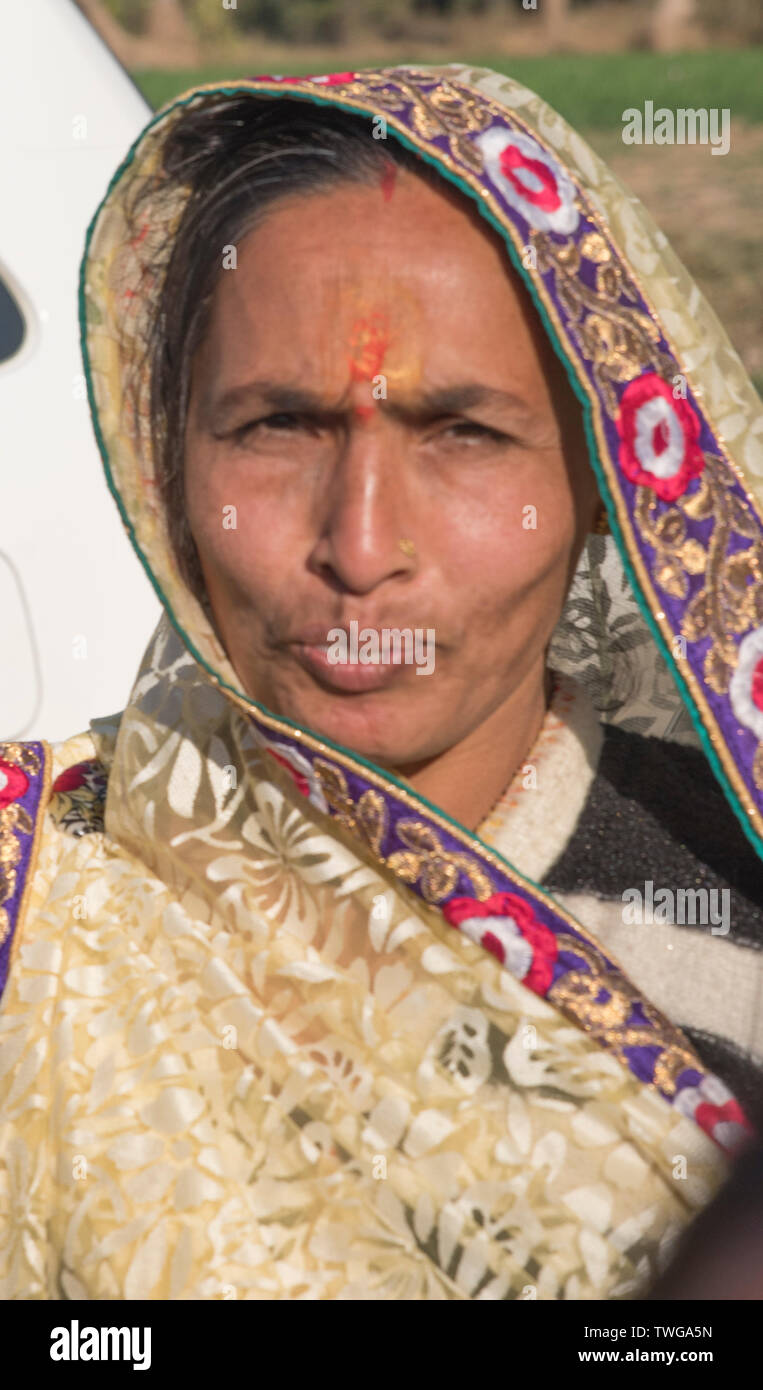 A devote hinduist woman Stock Photo - Alamy