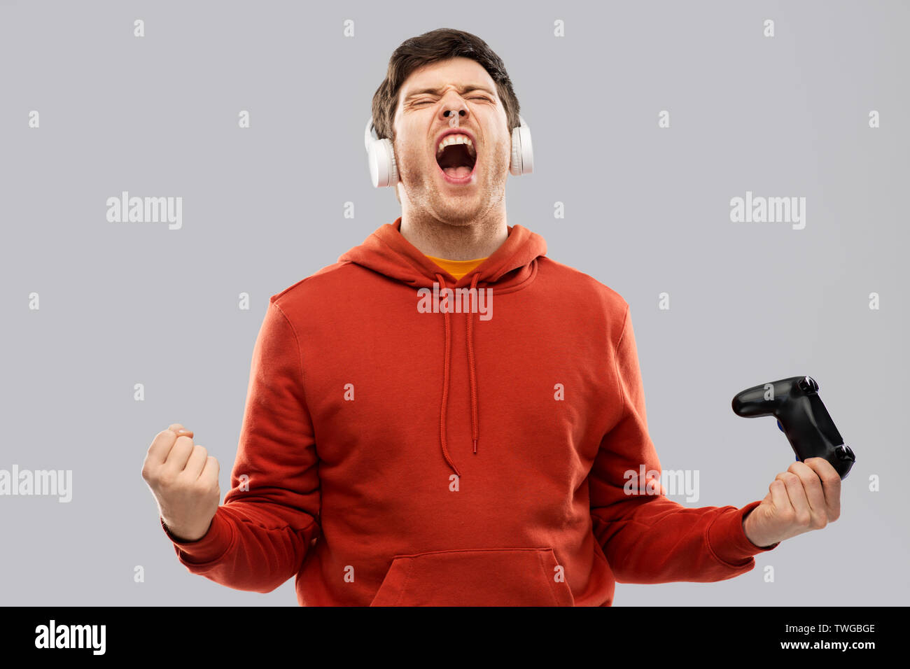Man gamer hi-res stock photography and images - Alamy
