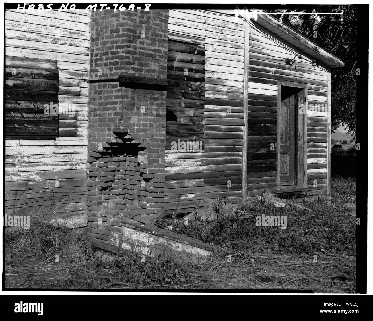 REAR ENTRY AND CHIMNEY DETAIL - Fort Keogh, Officers Quarters A, 3 ...