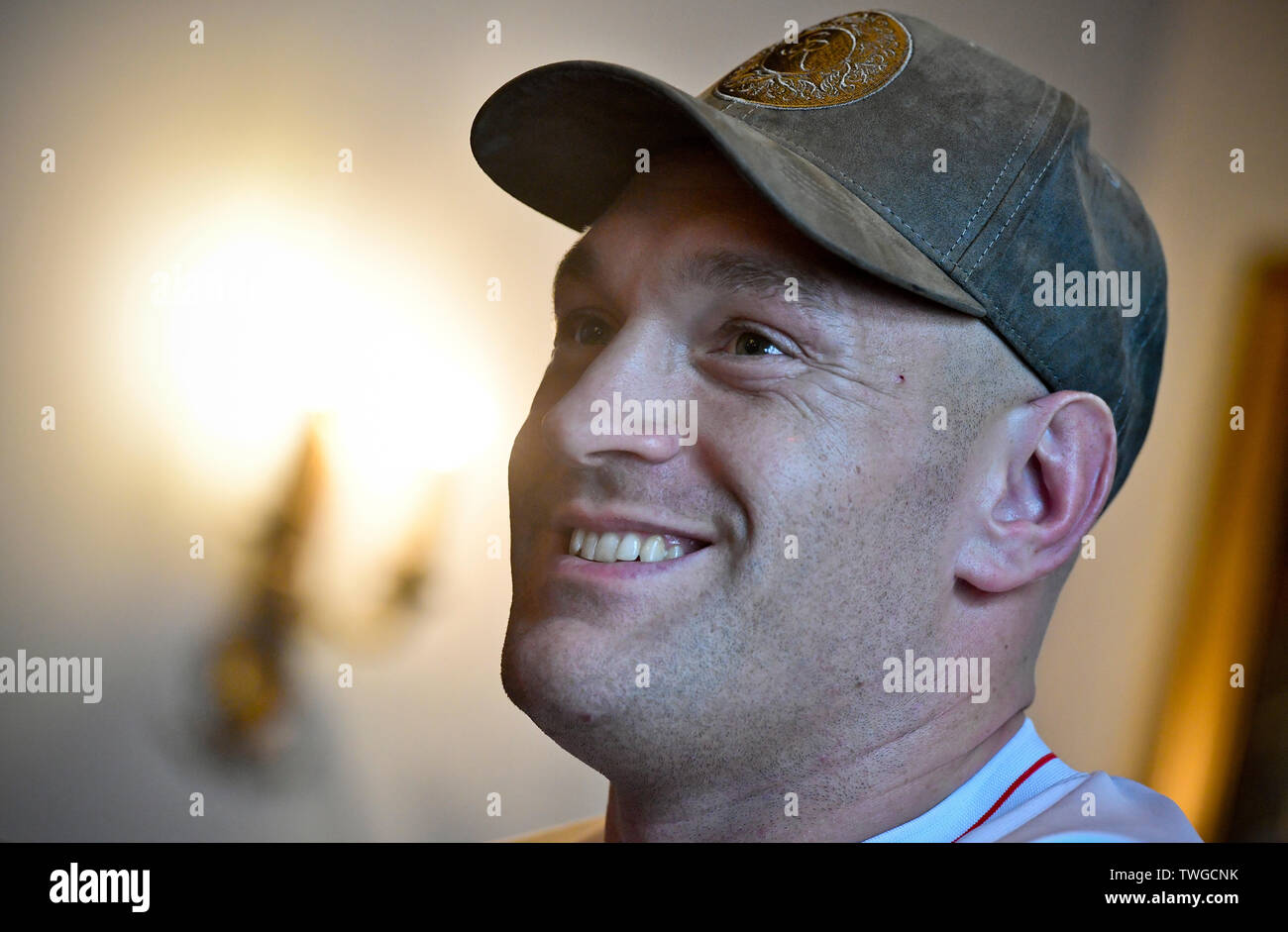 British professional boxer hi-res stock photography and images - Alamy