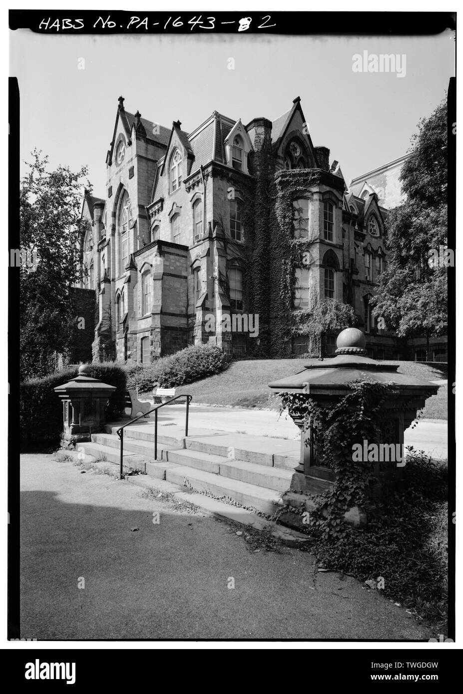 University of pennsylvania college hall hi-res stock photography and ...