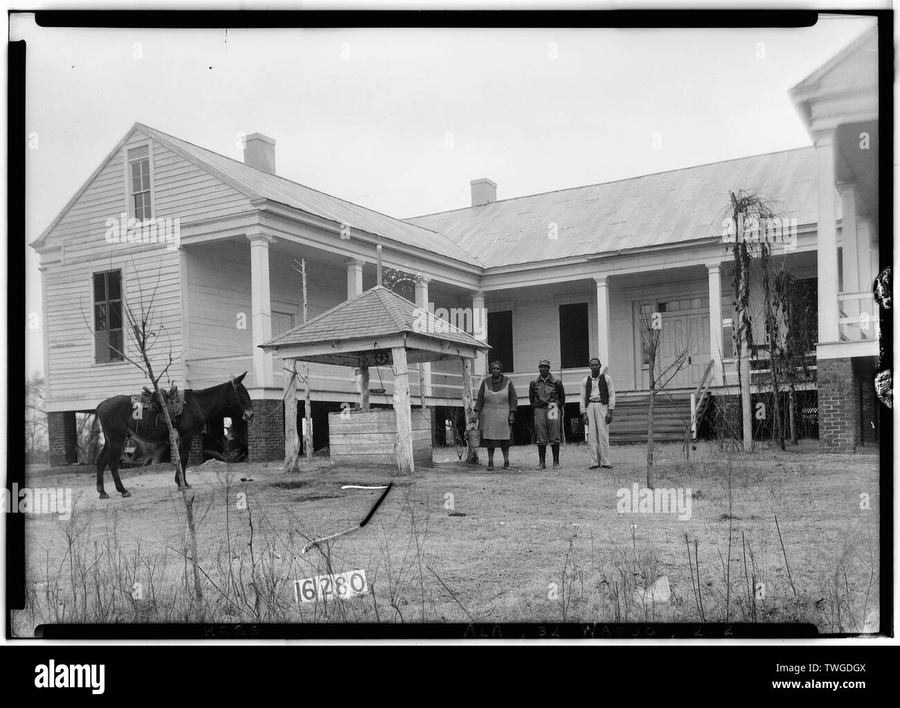 Historic buildings in court Black and White Stock Photos & Images - Alamy