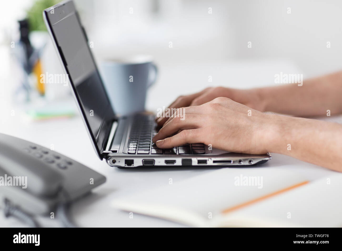 Hands man office worker typing hi-res stock photography and images - Alamy