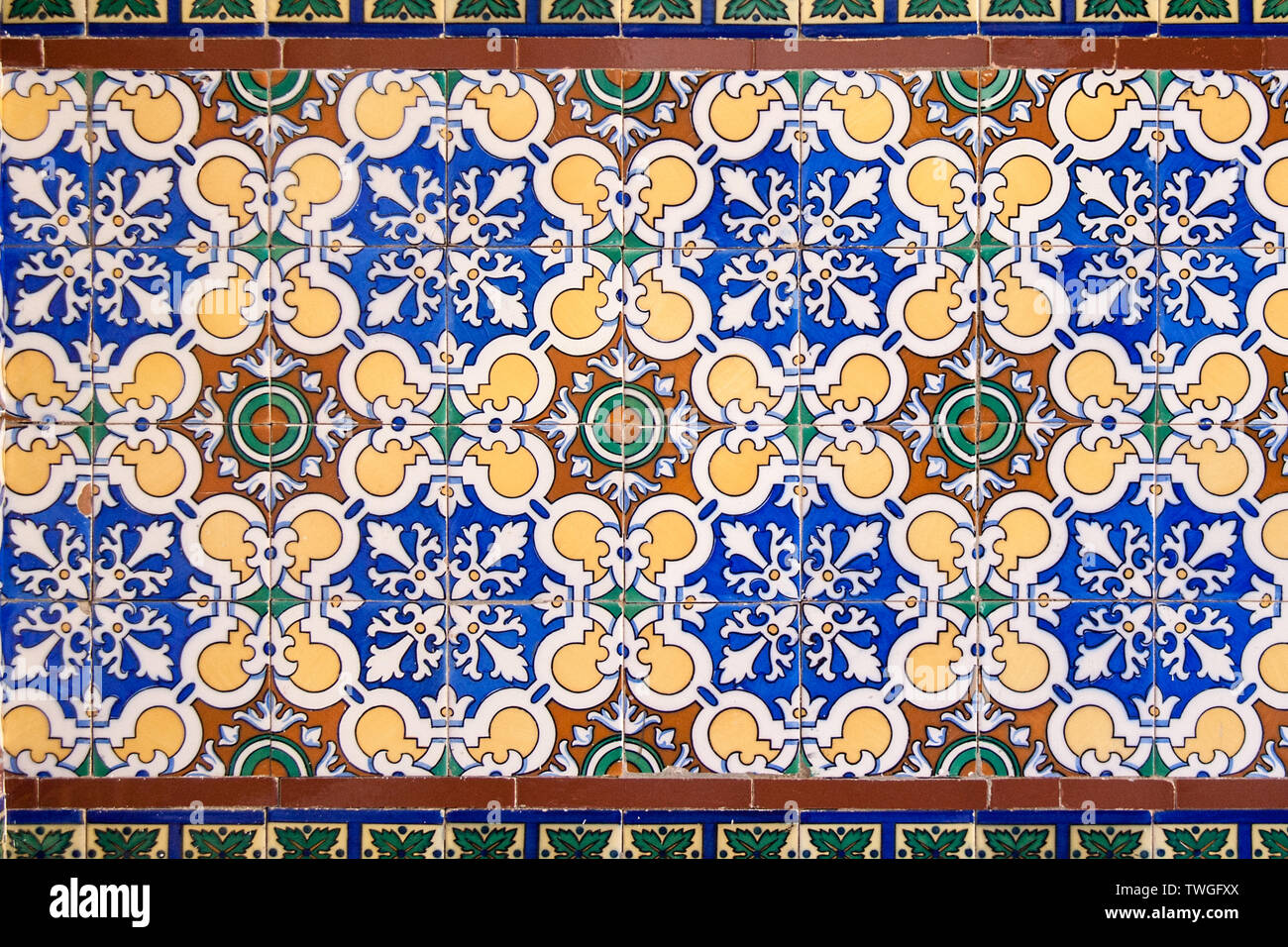 Spanish azulejos hi-res stock photography and images - Alamy