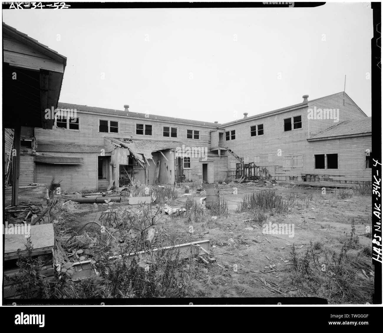 REAR, LOOKING EAST - Naval Operating Base Dutch Harbor and Fort Mears ...