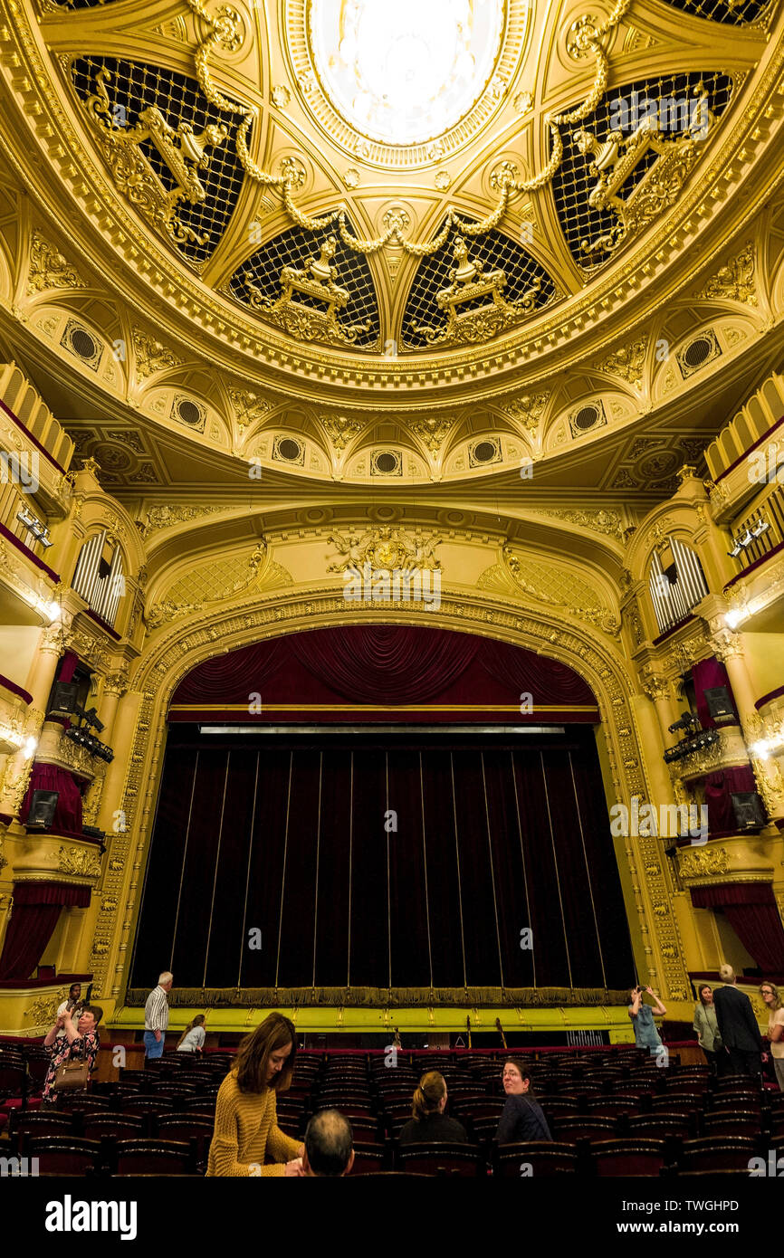 Opera House in Kiev, Ukraine Stock Photo - Alamy
