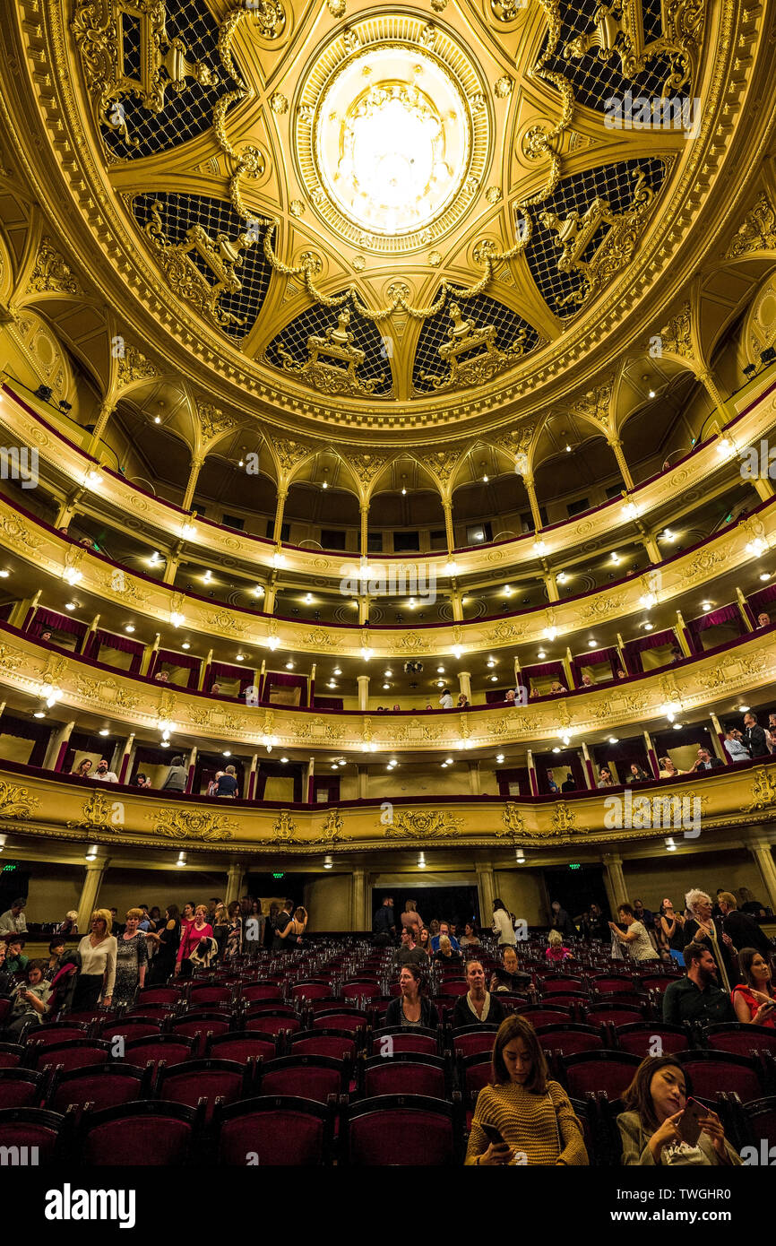 Opera House in Kiev, Ukraine Stock Photo - Alamy