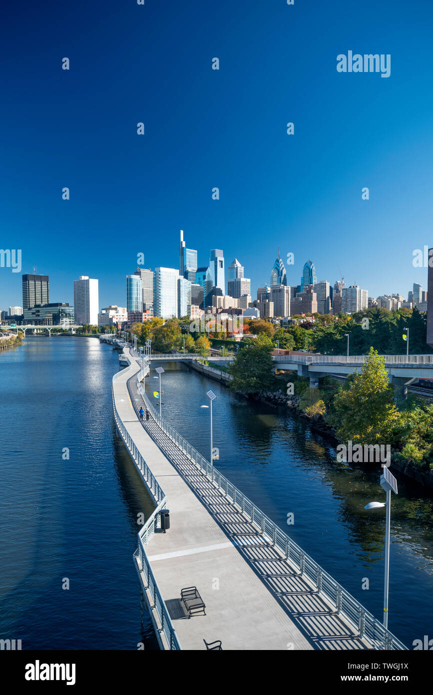 TRAIL WALK SCHUYLKILL RIVER DOWNTOWN SKYLINE PHILADELPHIA PENNSYLVANIA ...