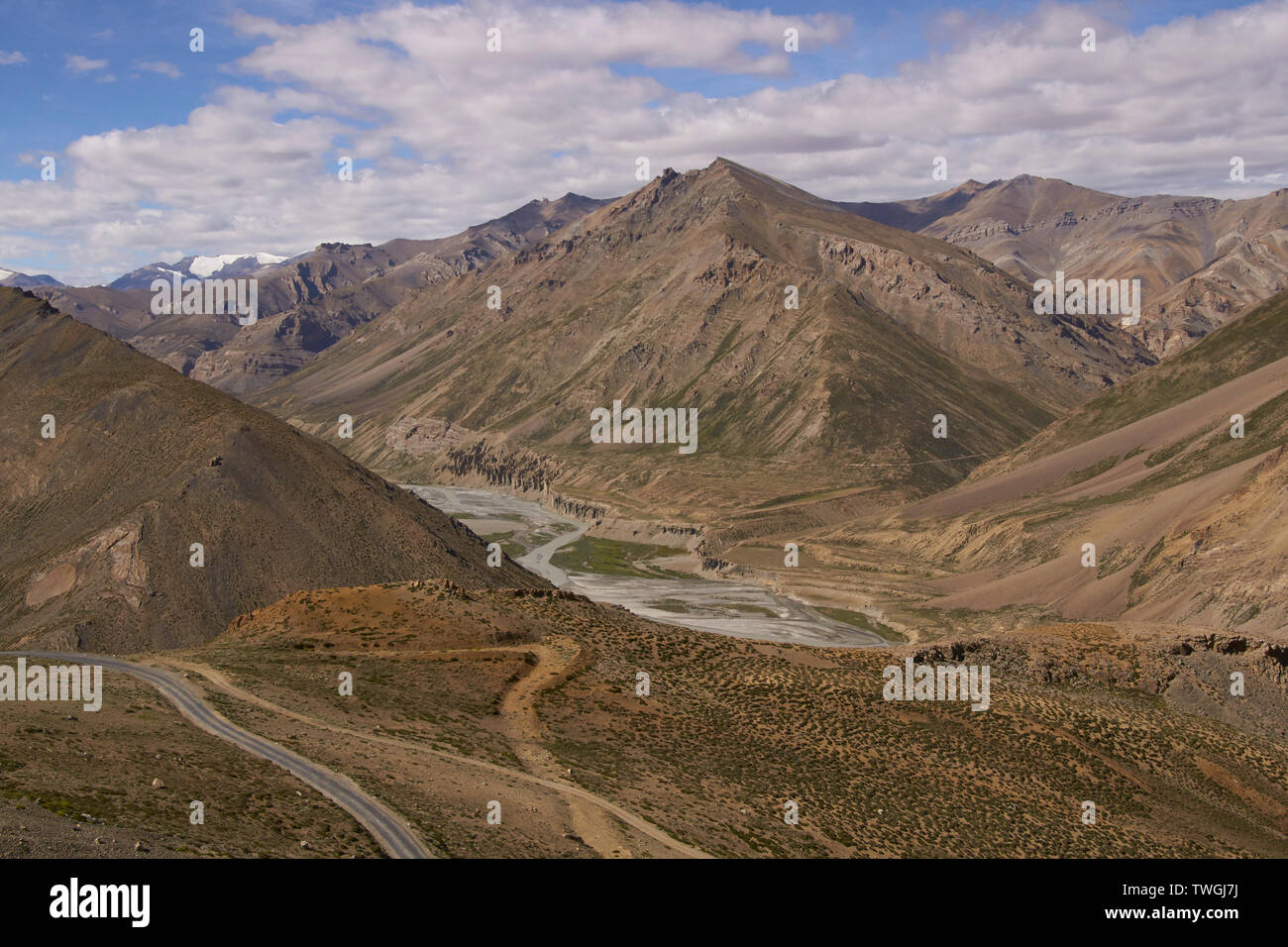 Arid mountain scenery along the route of the high altitude road between ...