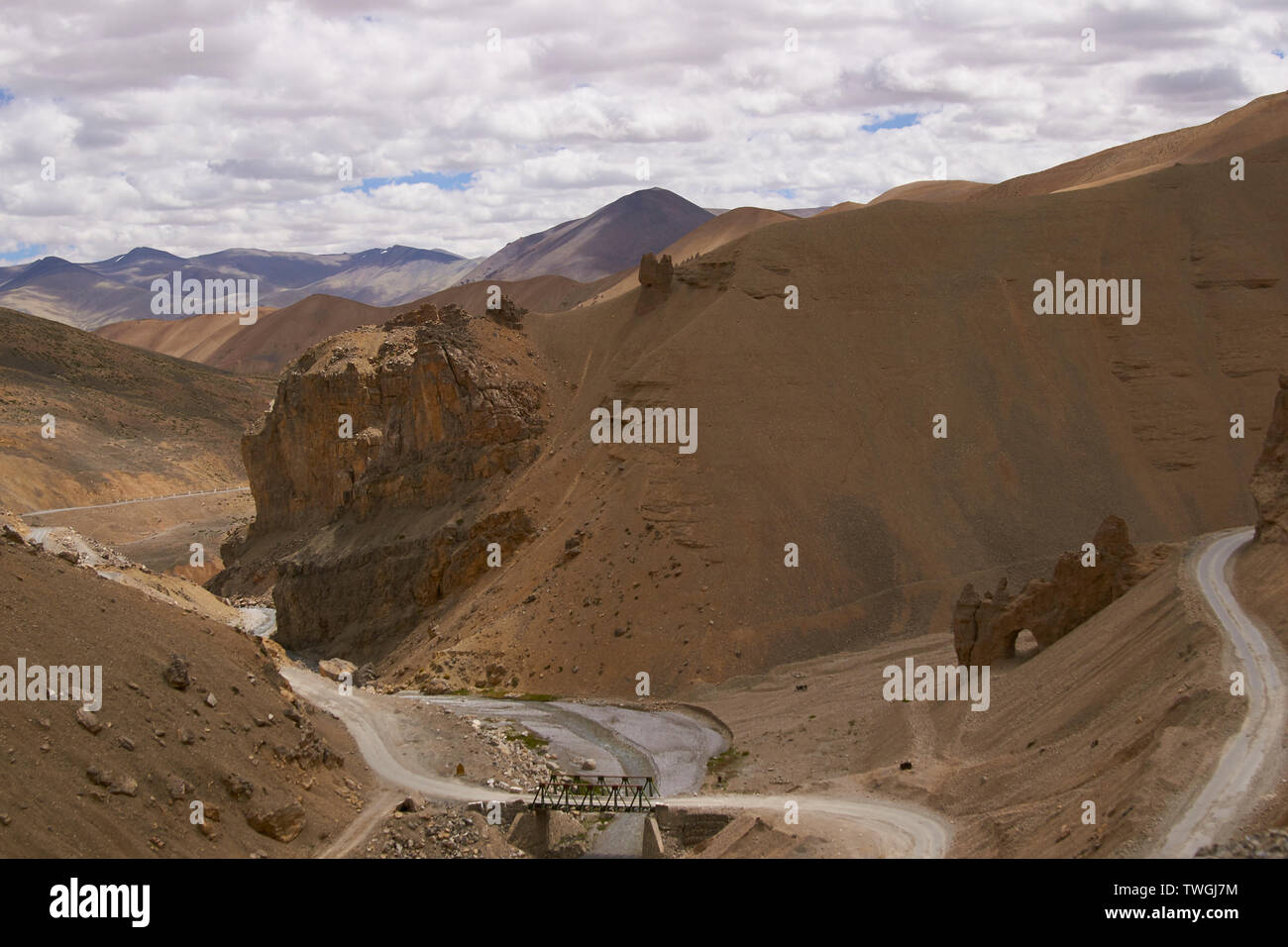 Arid mountain scenery along the route of the high altitude road between ...