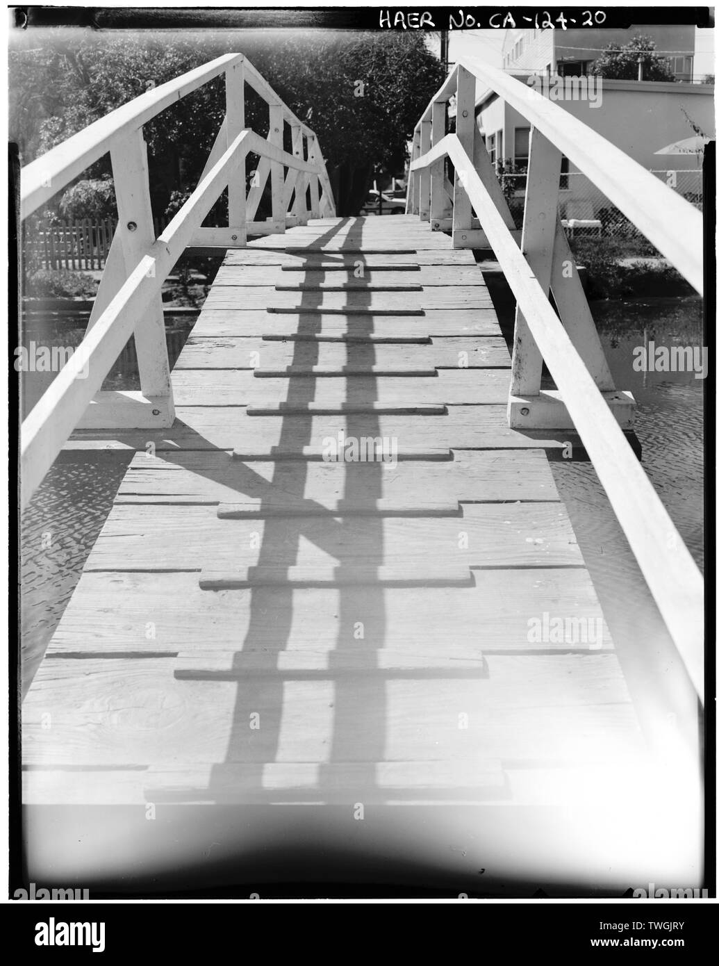 Timber pedestrian bridge Cut Out Stock Images & Pictures - Alamy