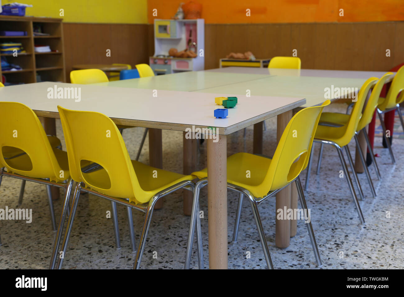 Kindergarten classroom yellow chairs hi-res stock photography and ...