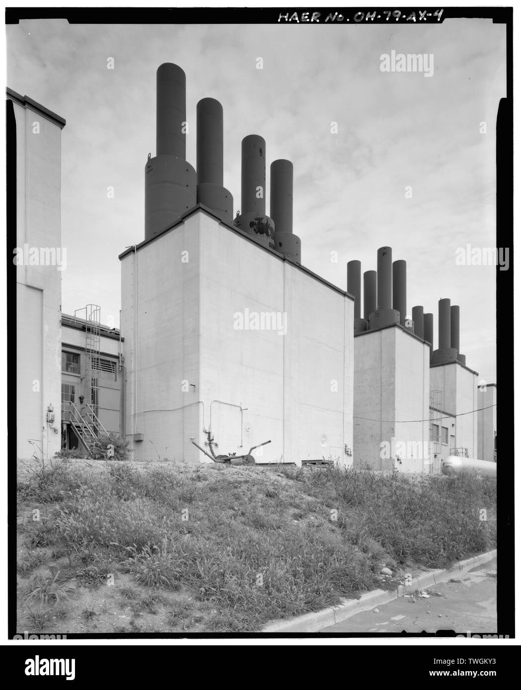 Between wall and building Cut Out Stock Images & Pictures - Alamy