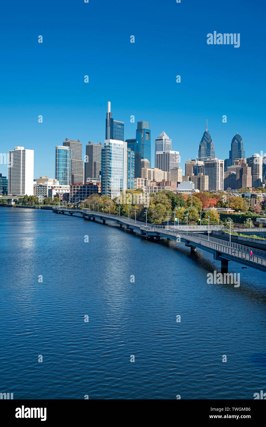 TRAIL WALK SCHUYLKILL RIVER DOWNTOWN SKYLINE PHILADELPHIA PENNSYLVANIA ...