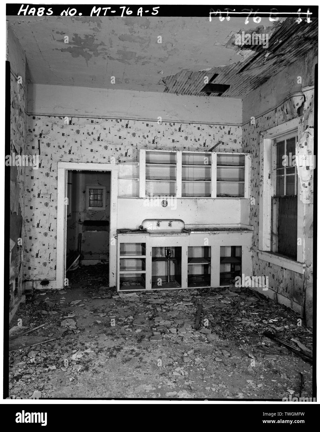 RIGHT REAR KITCHEN AND BATH - Fort Keogh, Officers Quarters A, 3 miles ...