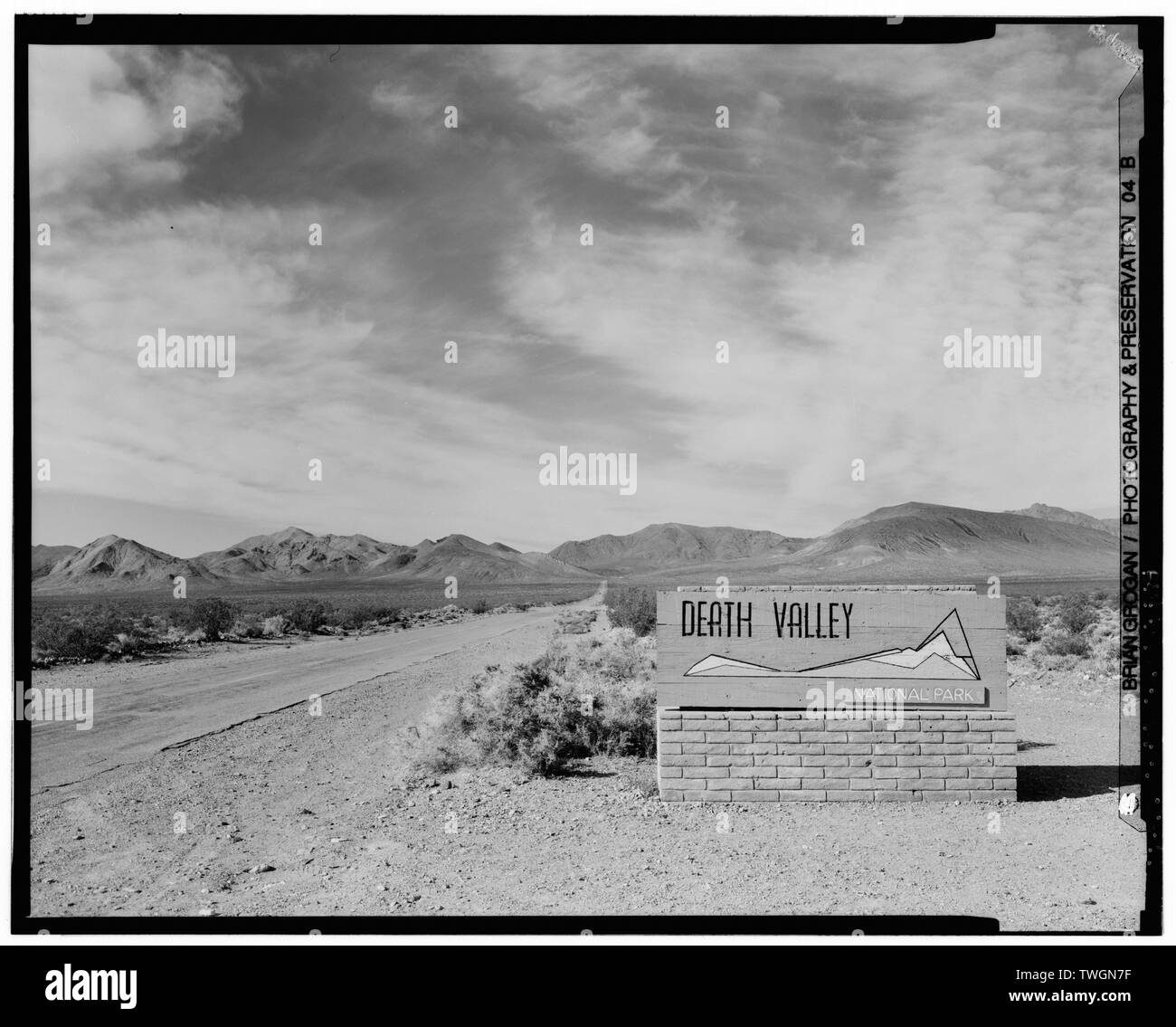 Entrance sign on road Cut Out Stock Images & Pictures - Alamy