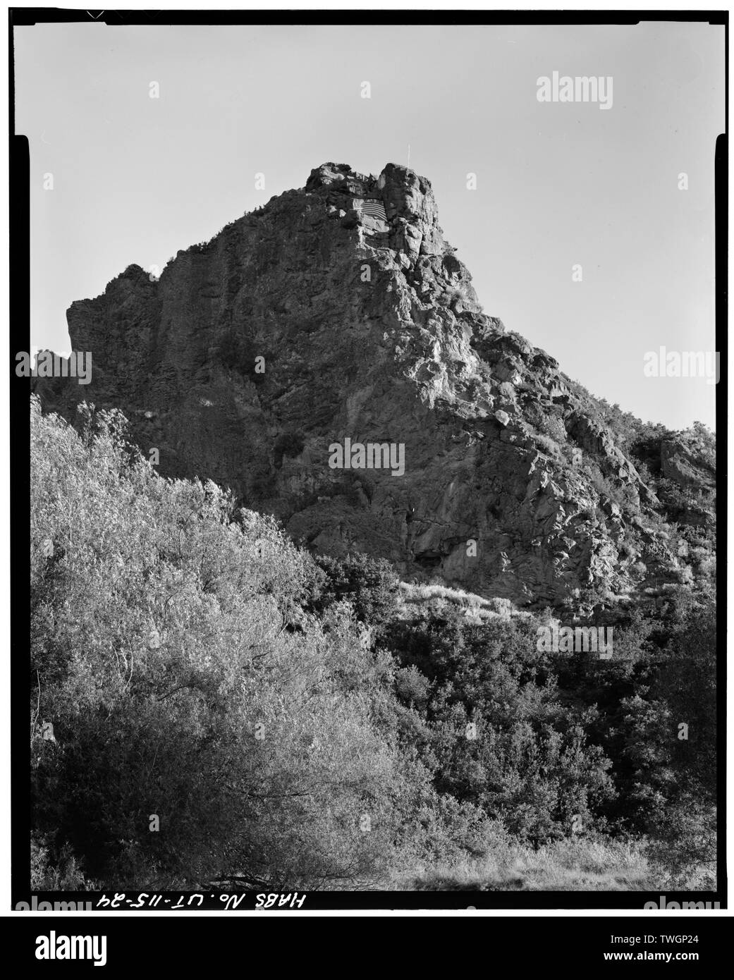 ROCK BLUFF WITH AMERICAN FLAG PAINTING. VIEW TO NORTHWEST. - Jordanelle ...