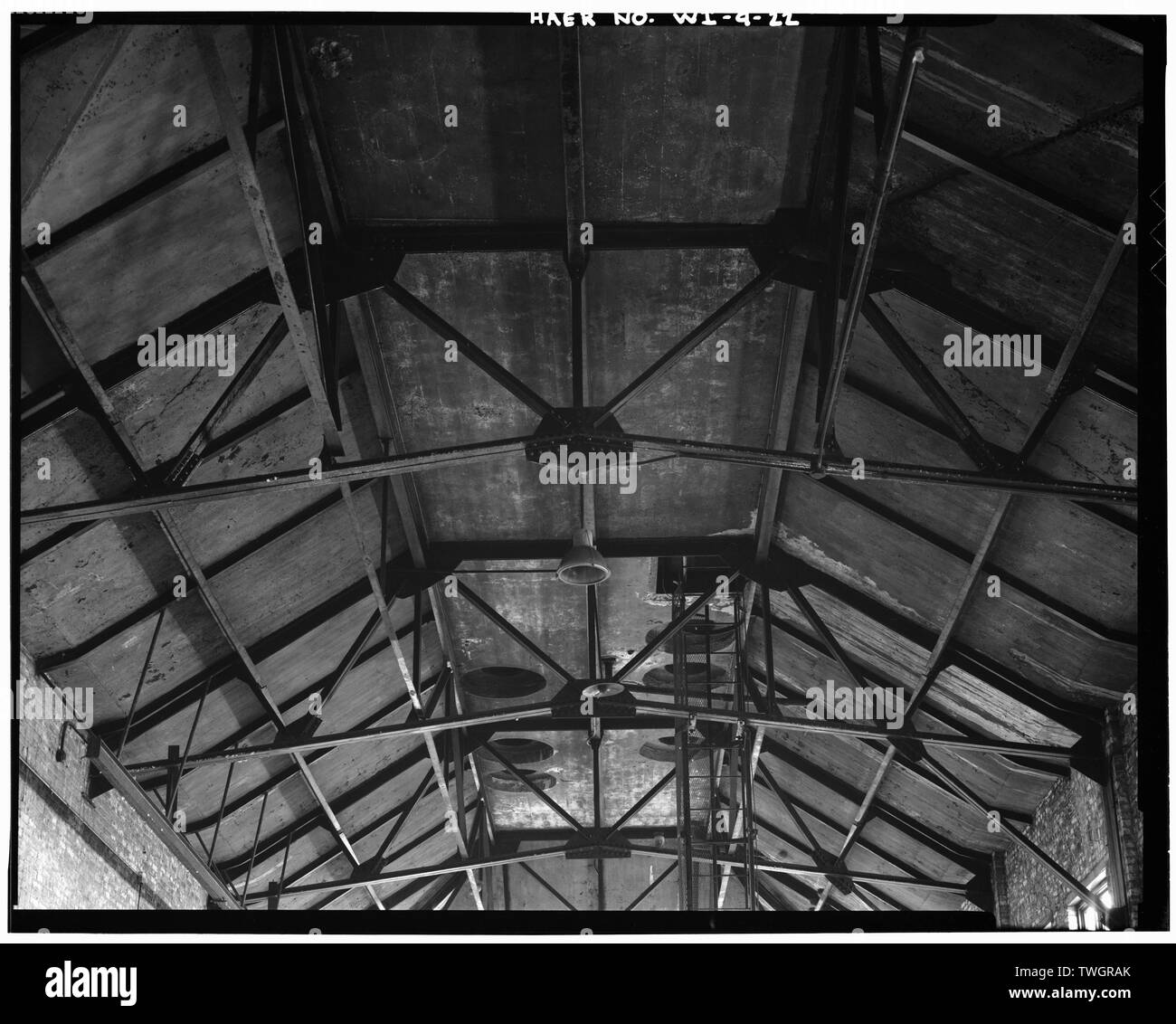 ROOF TRUSS SYSTEM. SECOND FLOOR - SUBSTATION. VIEW TO NORTH ...