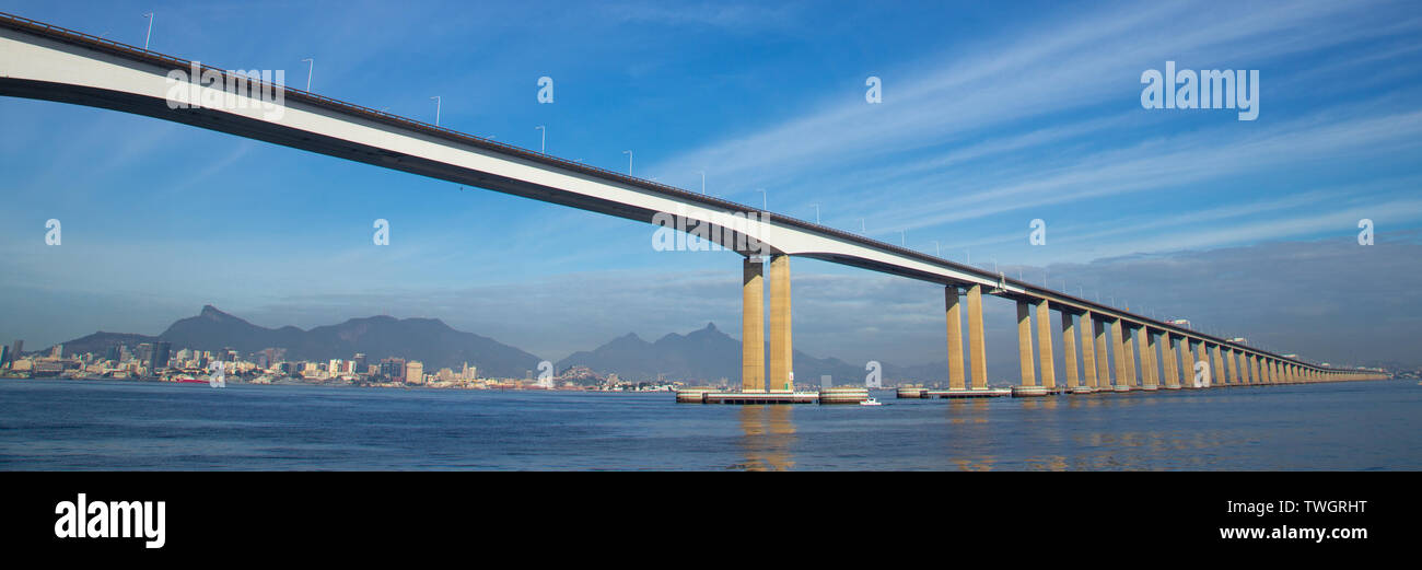 Rio-Niteroi bridge at Guanabara Bay, Rio de Janeiro, Brazil Stock Photo ...