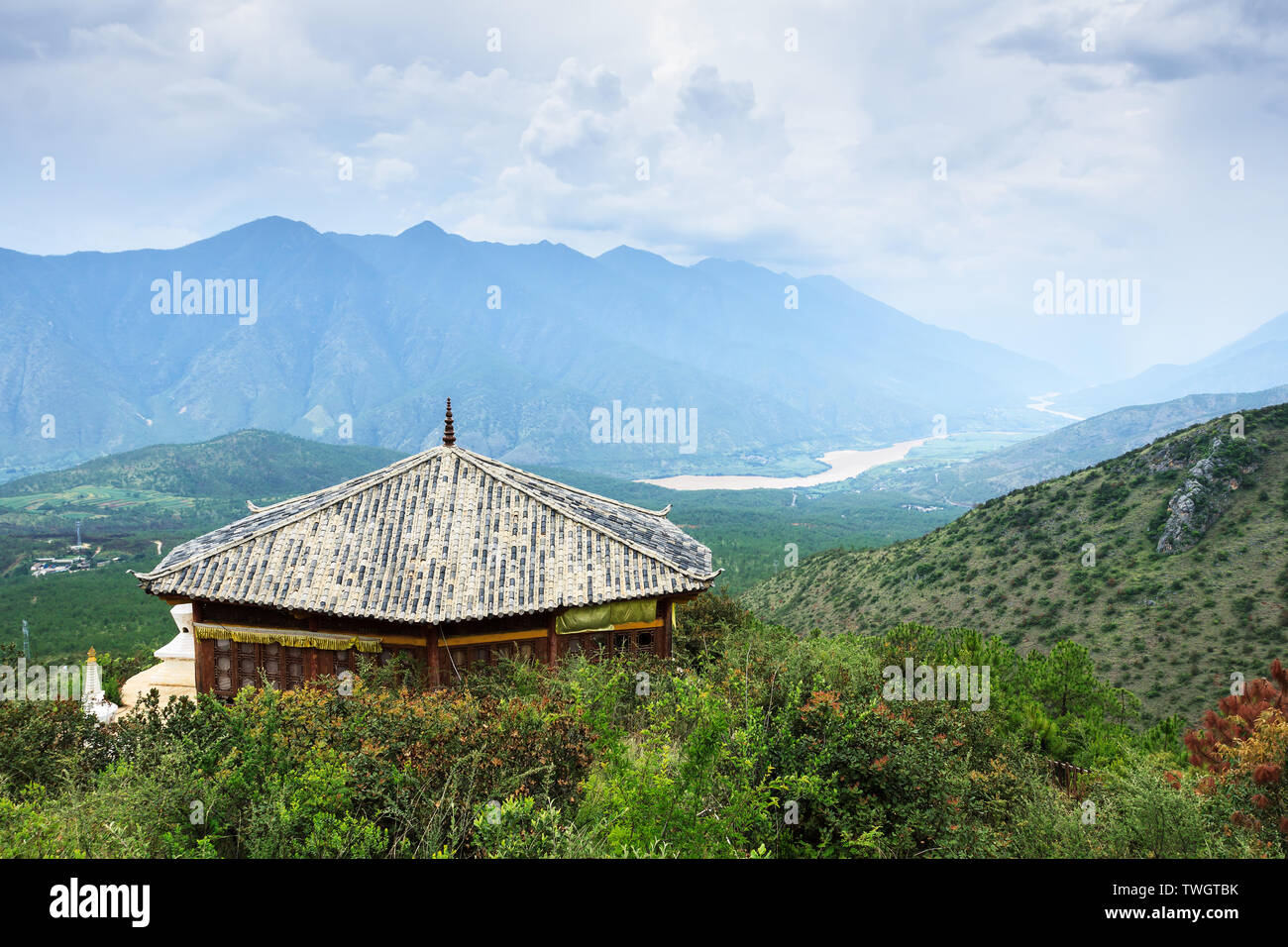 Temple and Yuanshan Stock Photo - Alamy