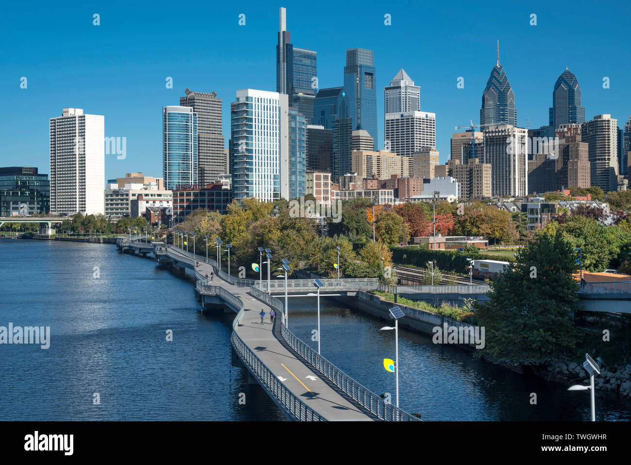 TRAIL WALK SCHUYLKILL RIVER DOWNTOWN SKYLINE PHILADELPHIA PENNSYLVANIA ...