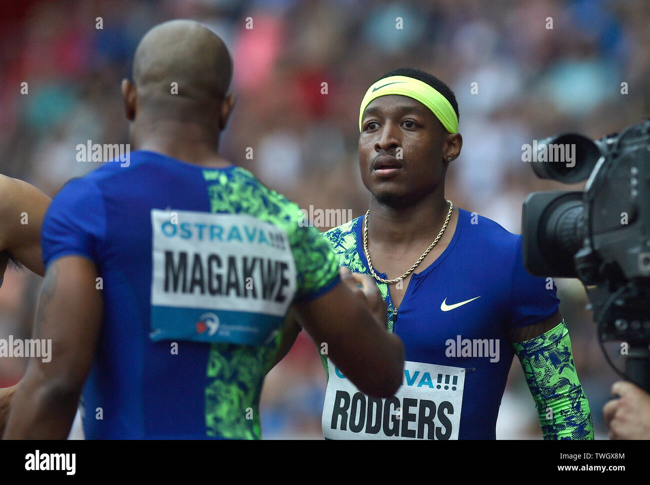100 metre track hi-res stock photography and images - Alamy
