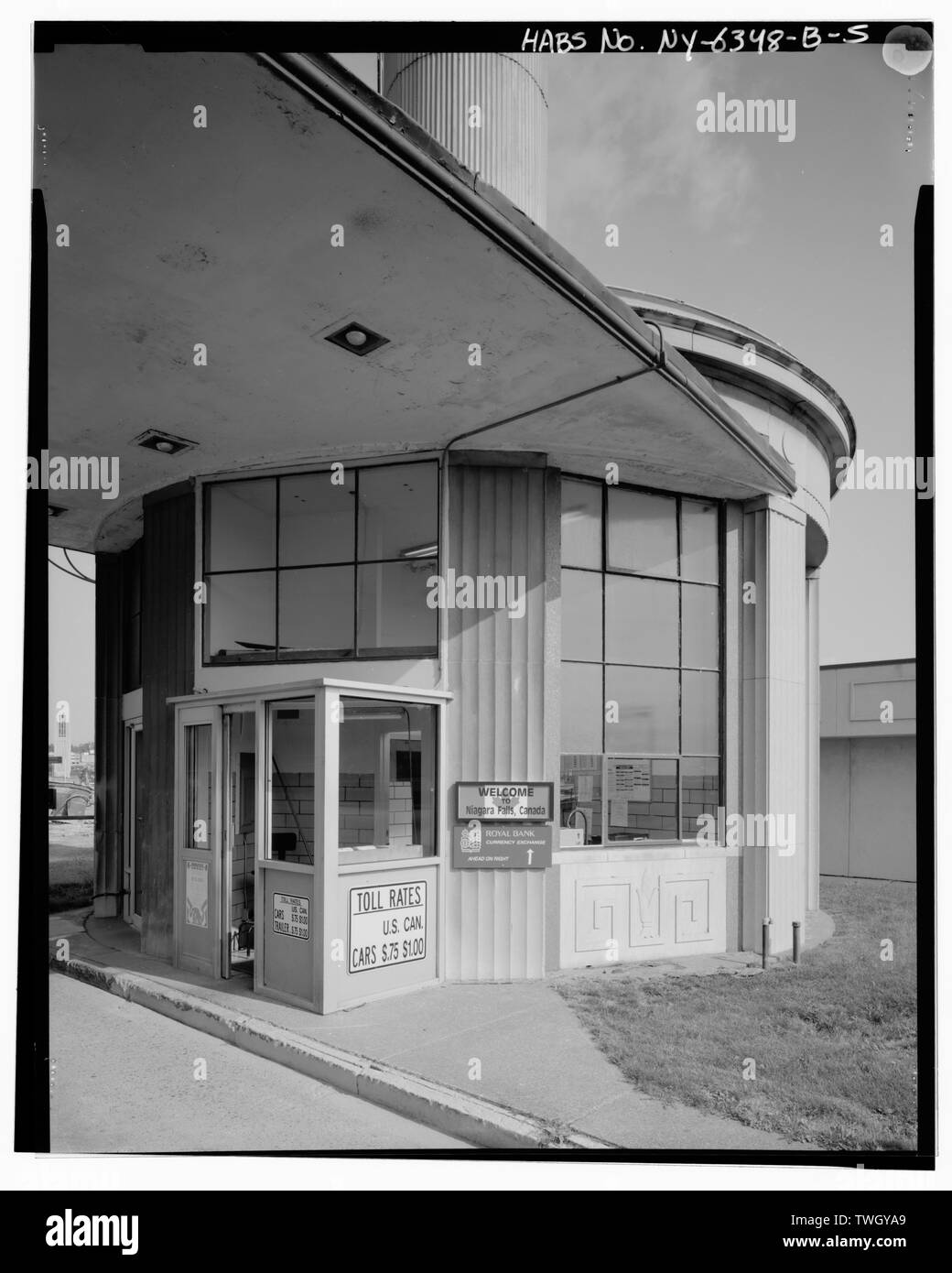 - Rainbow Bridge Toll Plaza, Toll Building, Rainbow Plaza, Niagara ...