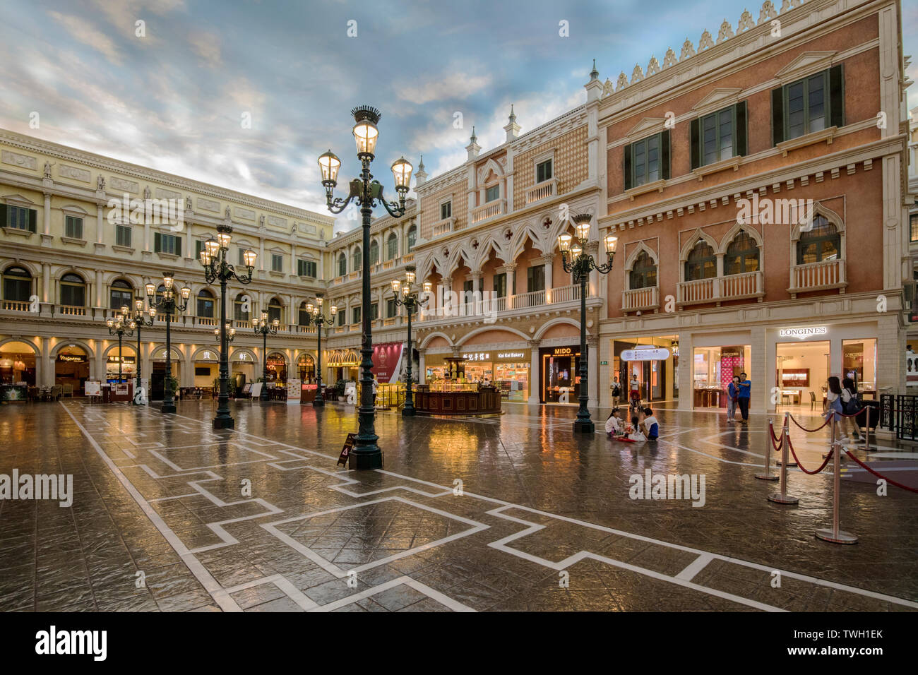 City center, business center, shopping center Stock Photo - Alamy