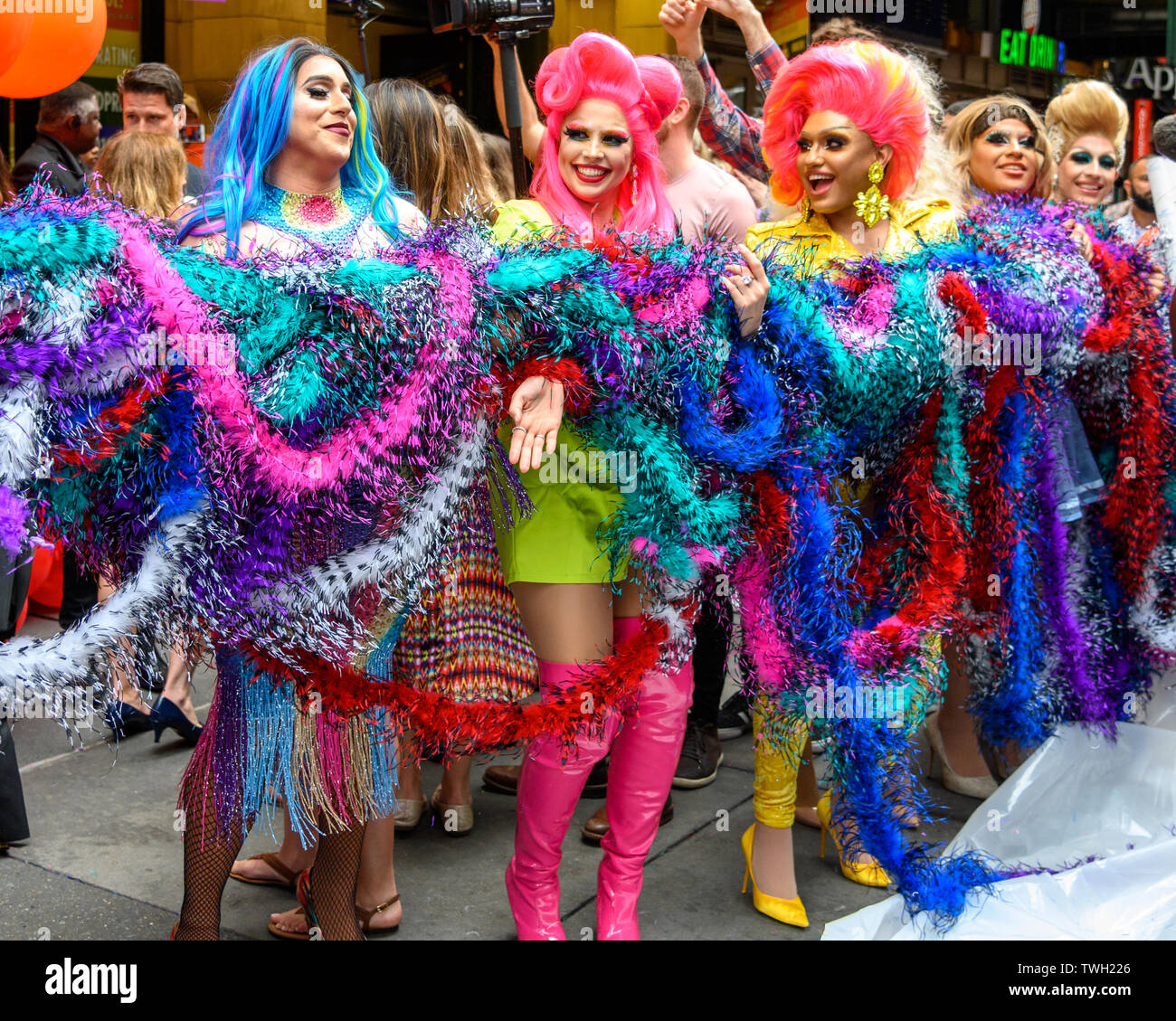 Queens record hi-res stock photography and images - Alamy