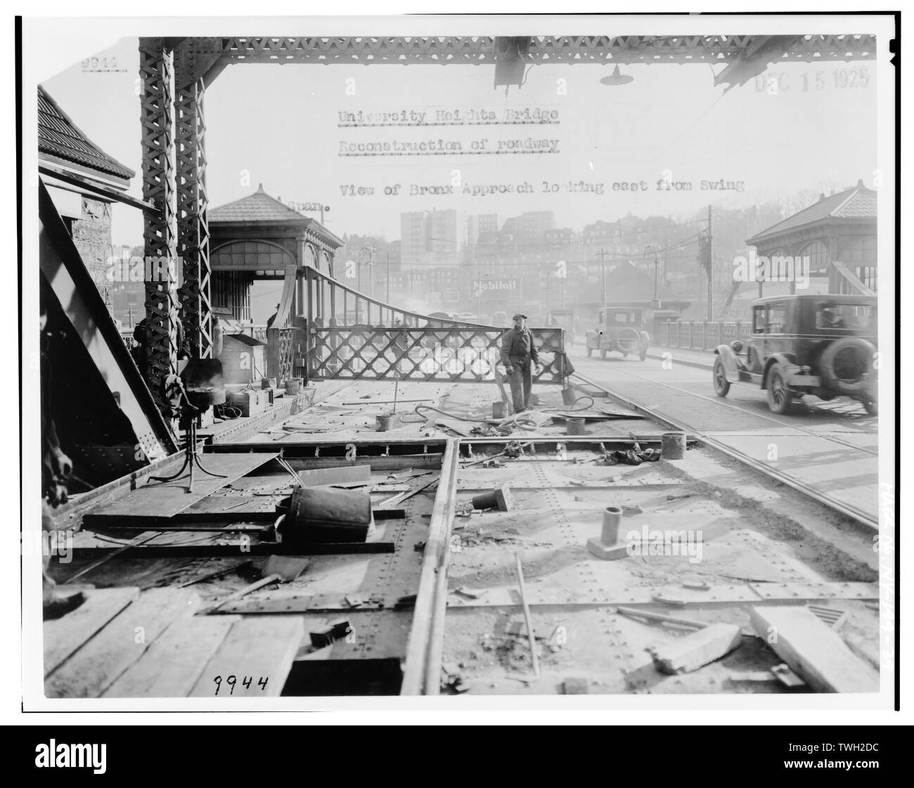 University pedestrian bridge Cut Out Stock Images & Pictures - Alamy