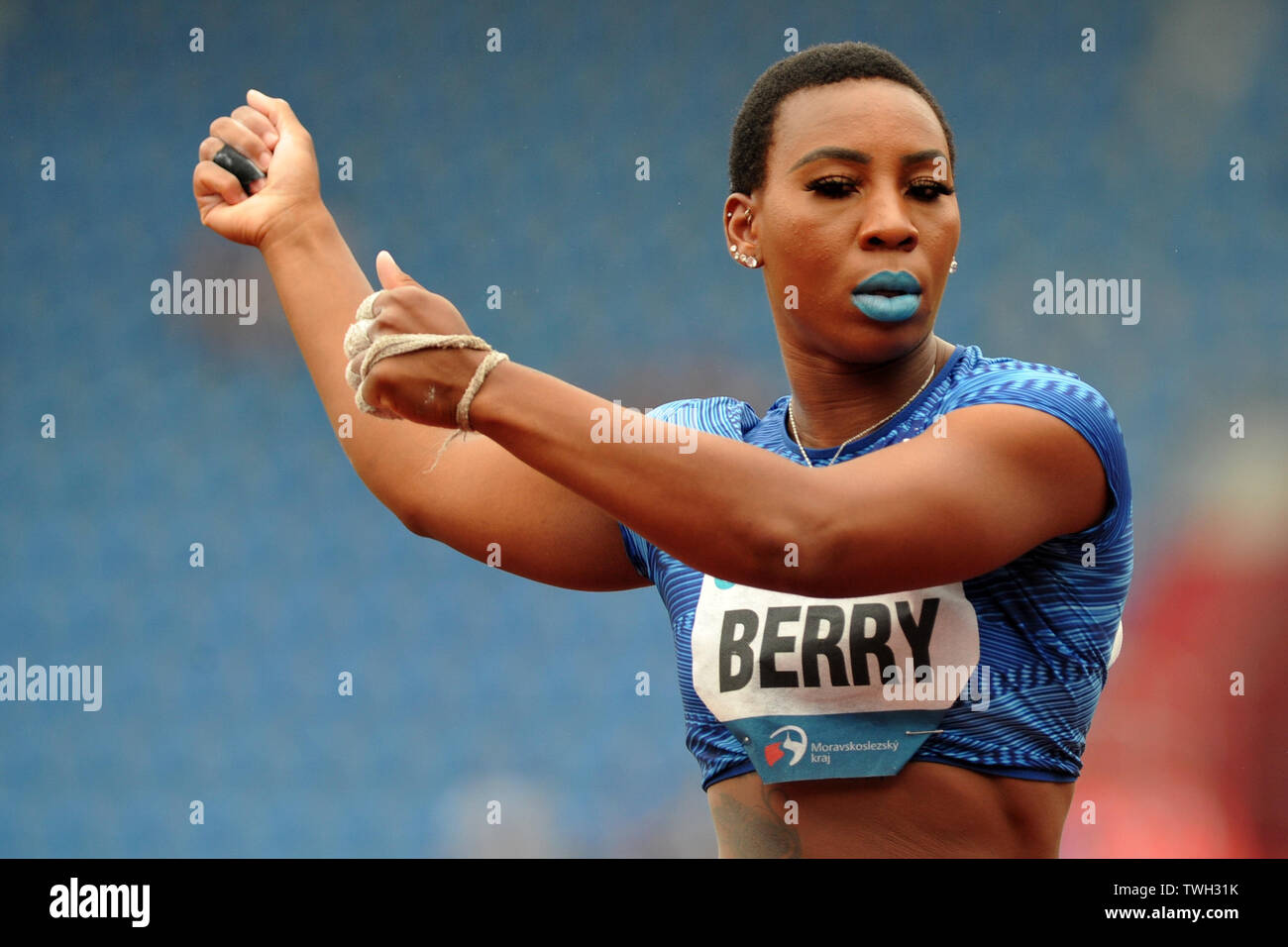 Gwen berry hi-res stock photography and images - Alamy