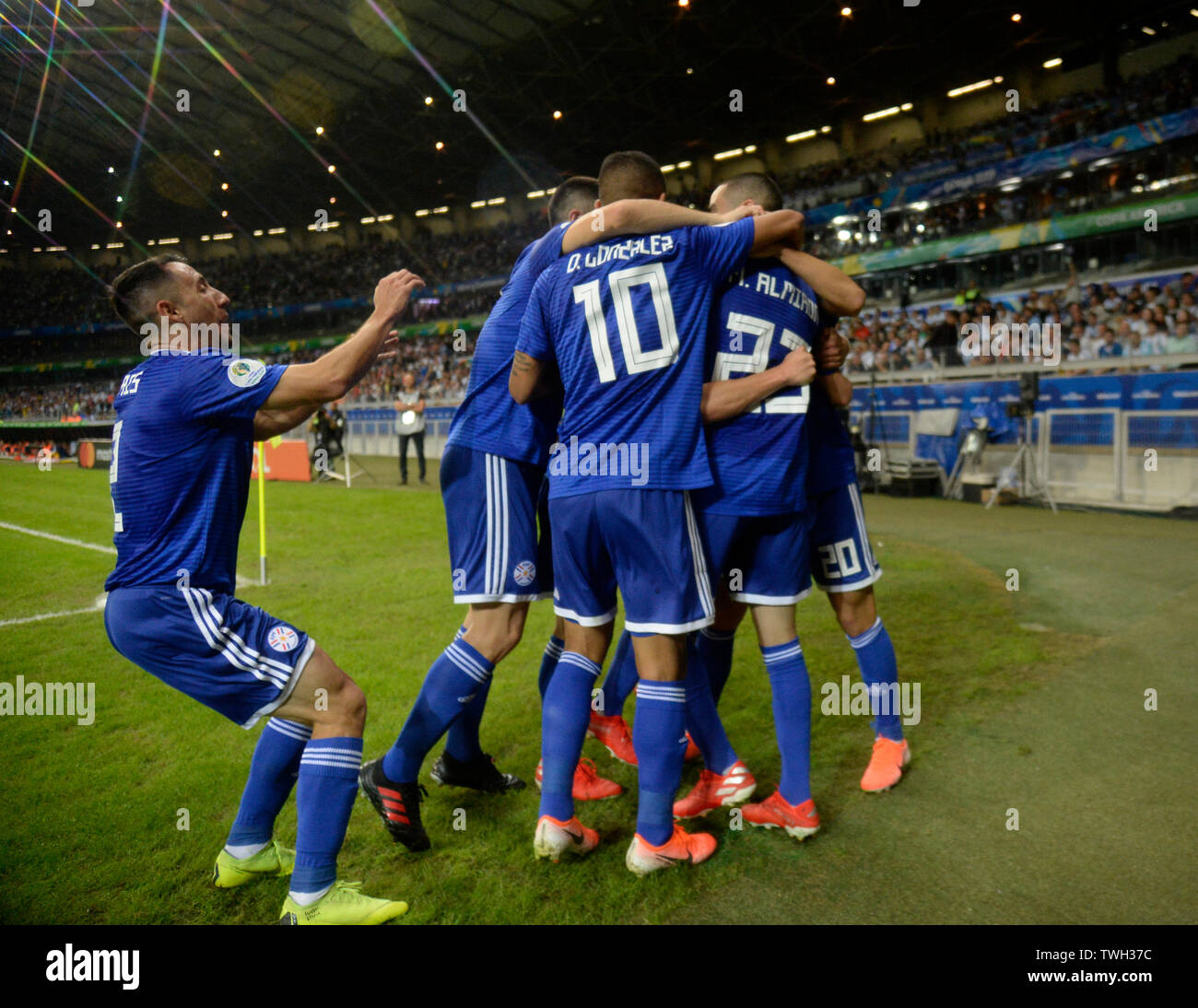 Lionel messi celebrates argentina hi-res stock photography and images ...
