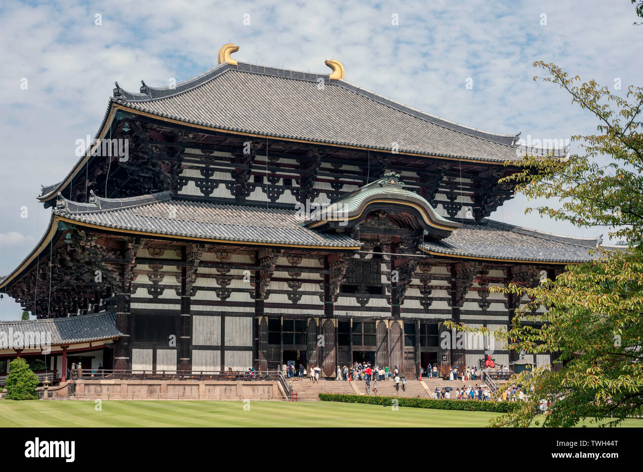 Front view of Tōdaiji, (Great Eastern Temple") Buddhist temple, Nara ...
