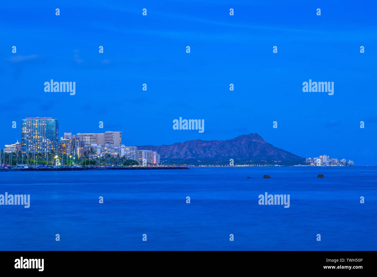 cityscape of honolulu in oahu island, hawaii, us Stock Photo - Alamy