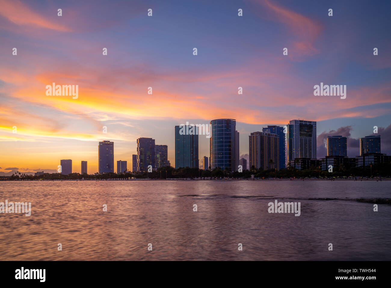 cityscape of honolulu in oahu island, hawaii, us Stock Photo - Alamy