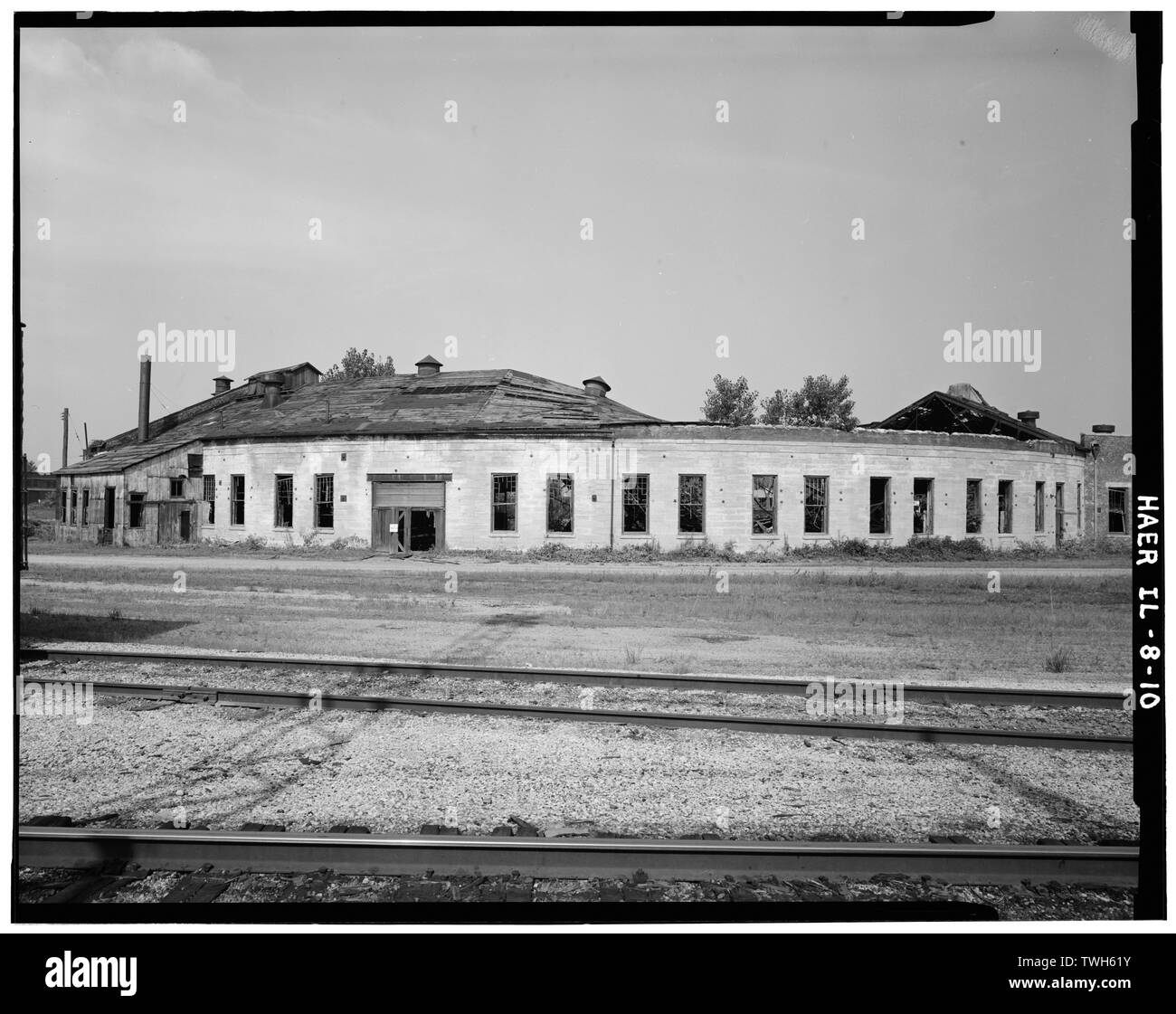 Roadhouse, facing west - Chicago, Burlington and Quincy Railroad ...