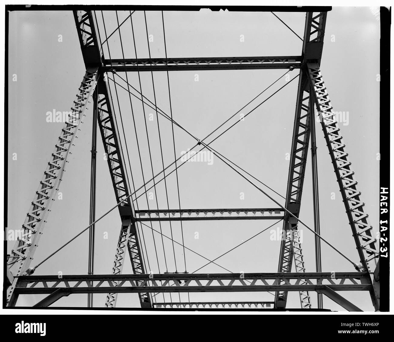 Robert A. Ryan, photographer. UPPER LATERAL STRUT, SWAY BRACING, AND ...