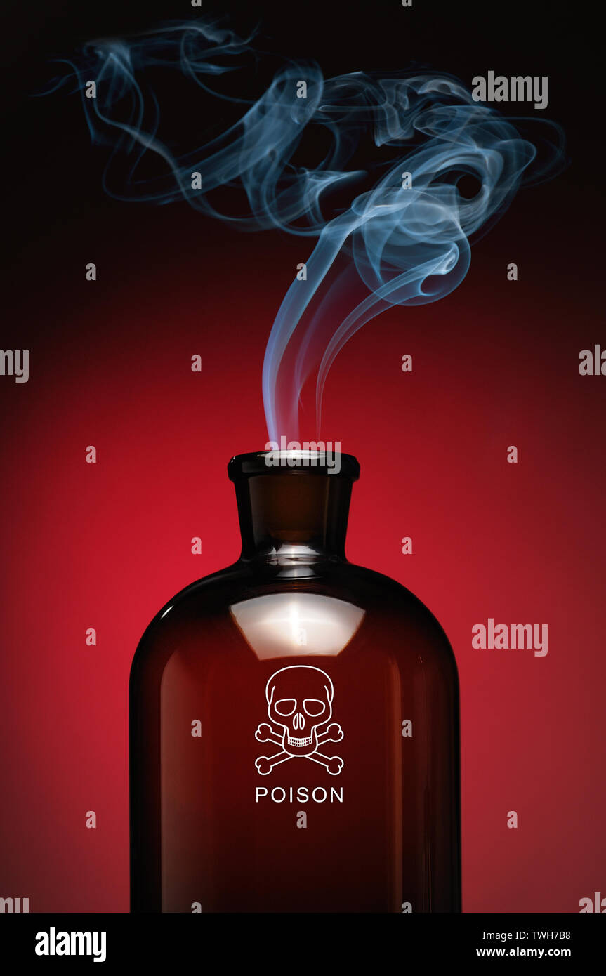 Poison bottle and skull and crossbones hi-res stock photography and ...