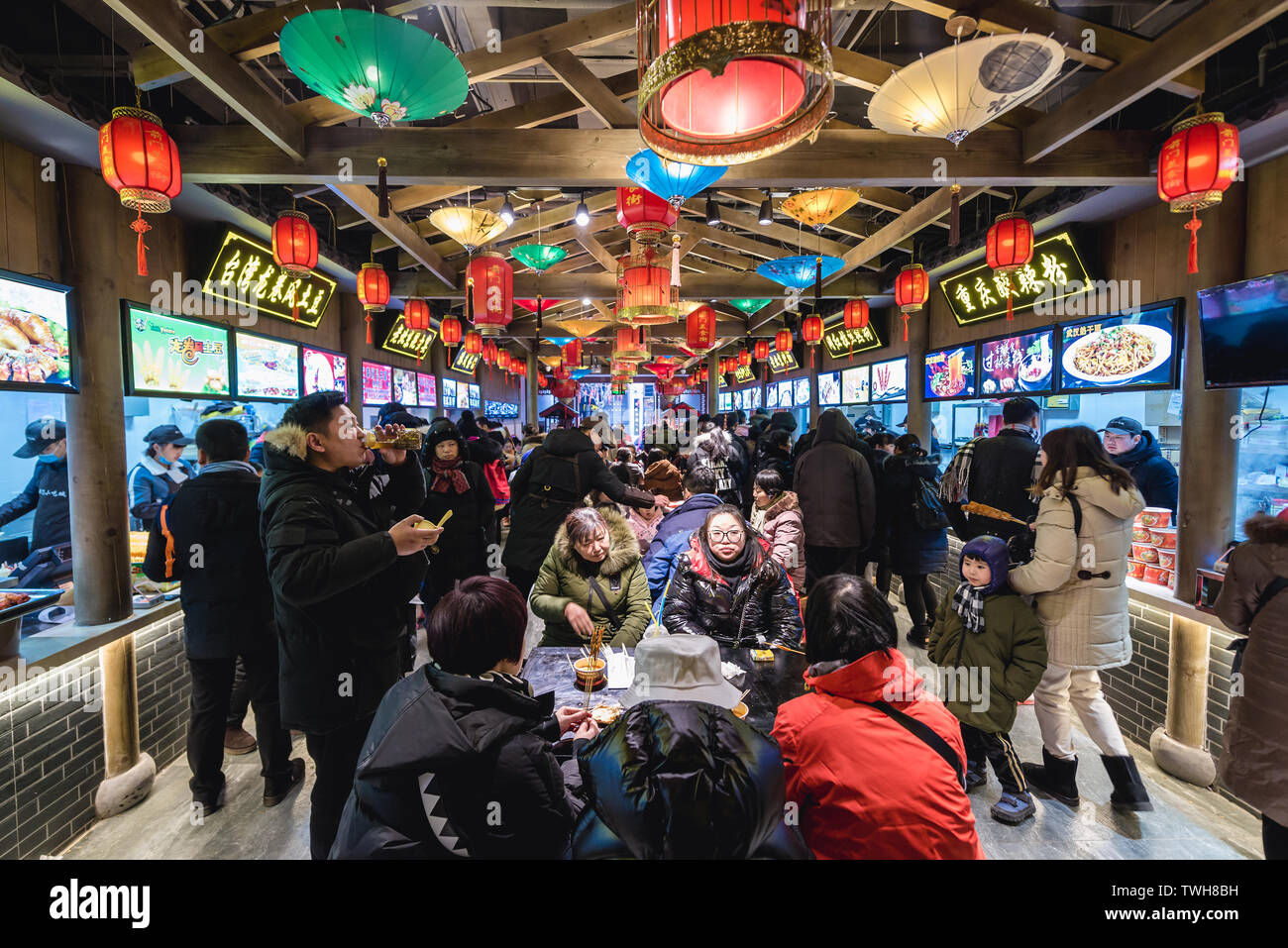Inside chinese indoor market food hi-res stock photography and images ...