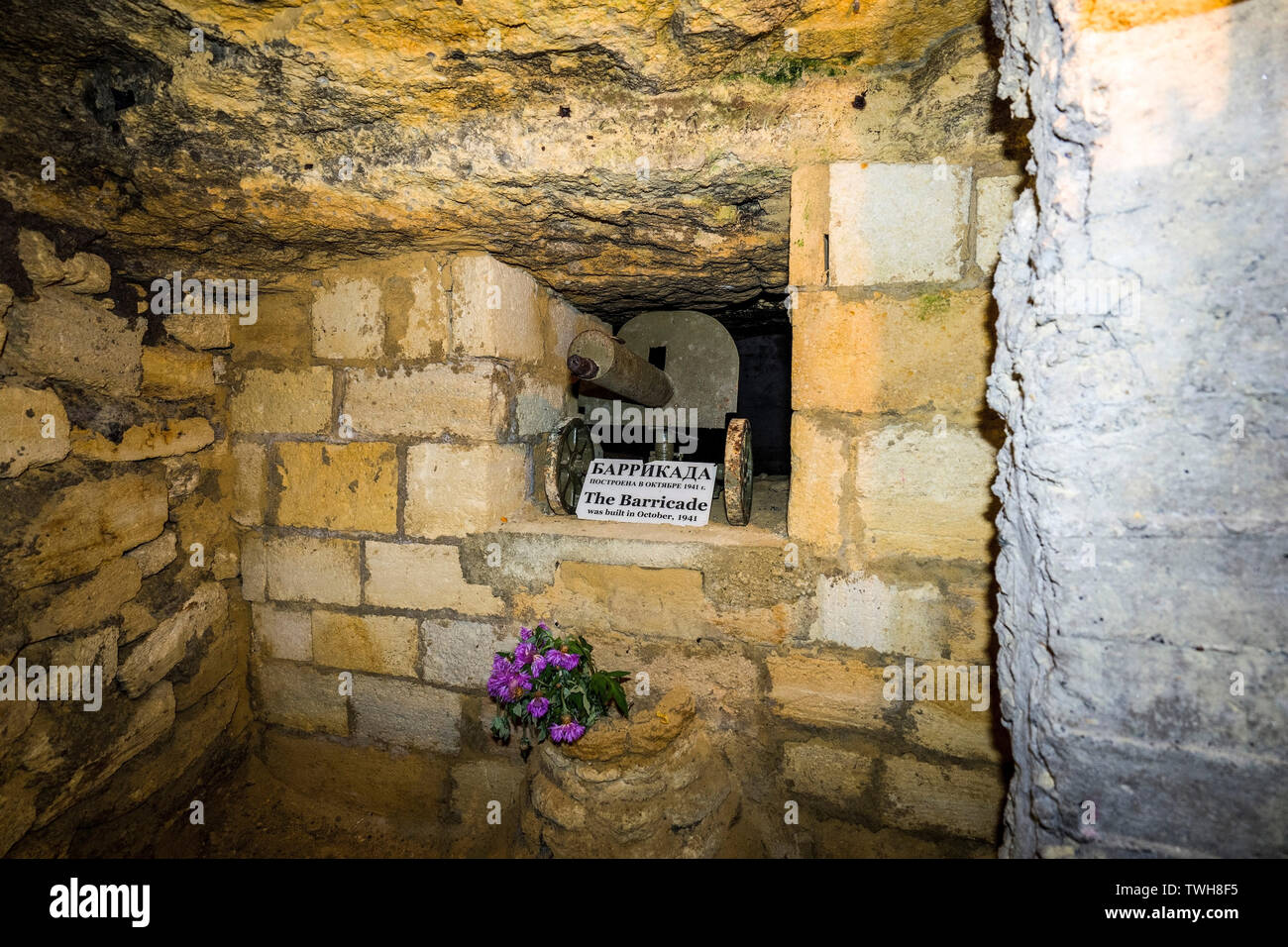 Caves and catacombs hi-res stock photography and images - Alamy