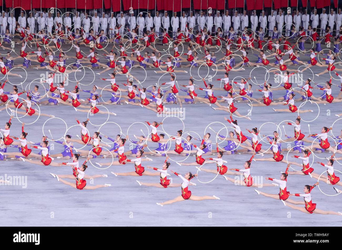 Pyongyang, DPRK. 20th June, 2019. A large group callisthenics and art ...