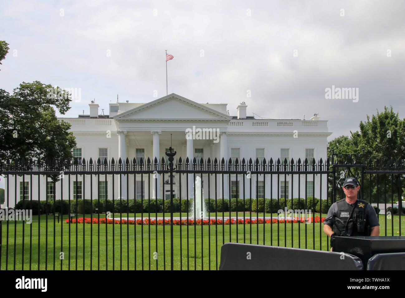 Washington white house guard hi-res stock photography and images - Alamy